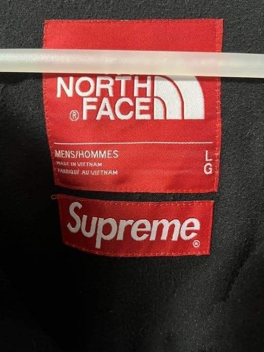 TNF X SUPREME WINDBREAKER on Carousell