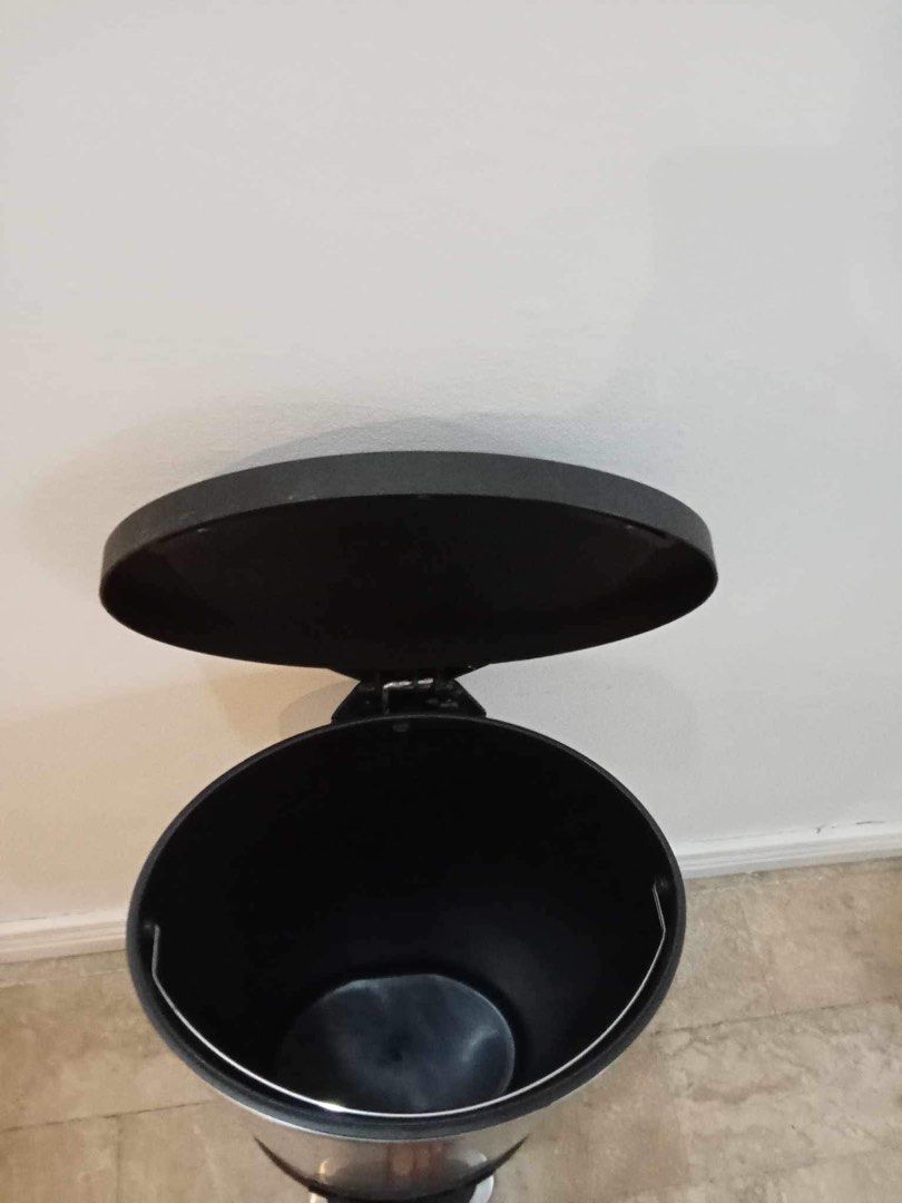 Trash Can, Furniture & Home Living, Cleaning & Homecare Supplies, Waste ...
