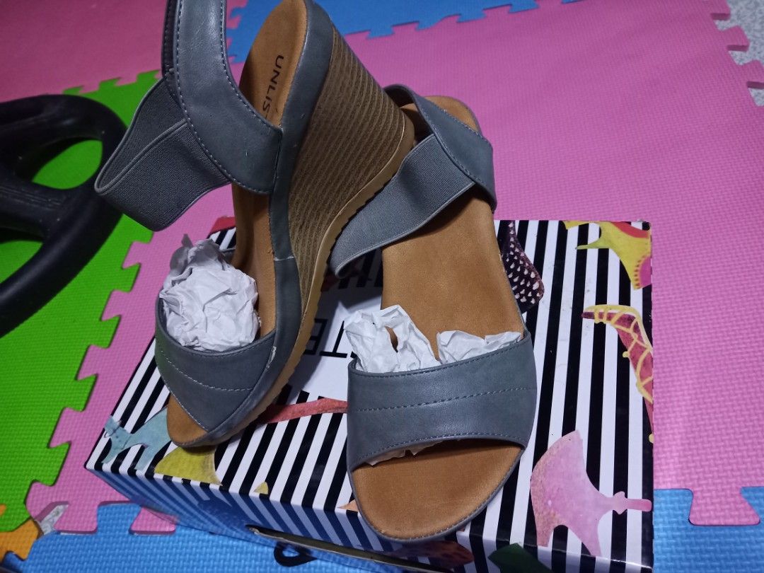 Unlisted brand preloved, Women's Fashion, Footwear, Sandals on Carousell