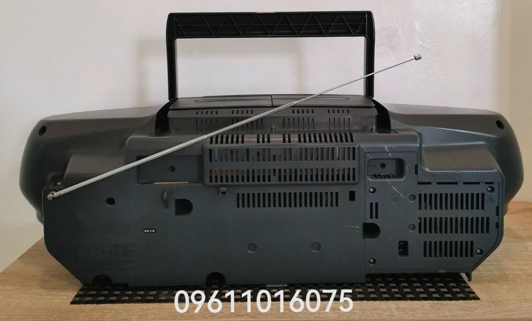 VICTOR CD RADIO CASSETTE RECORDER RC-XC3, Audio, Portable Music Players ...