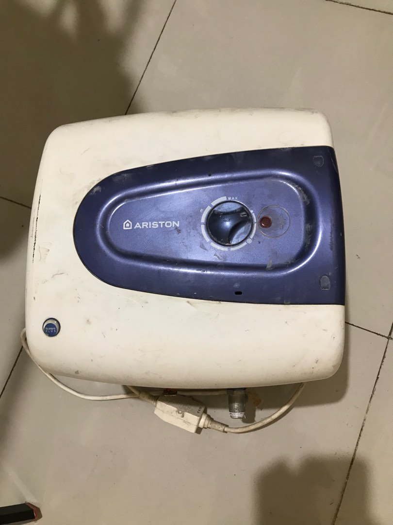 Water heater Ariston 15lt on Carousell