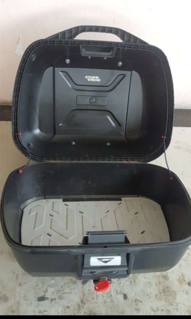 Xmax short rack and box, Motorcycles, Motorcycle Accessories on Carousell