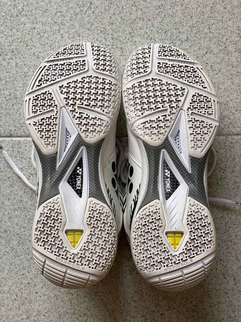 Yonex 65 Z (White Tiger / Kento Momota Edition), Sports Equipment ...