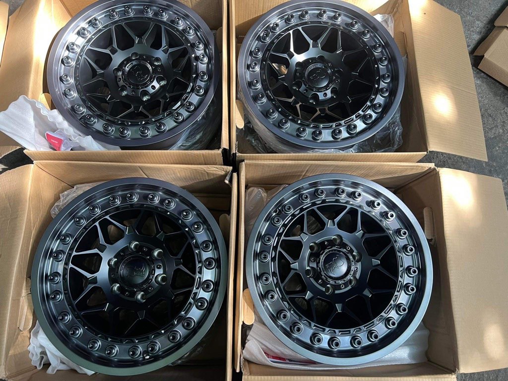 18” Blackrhino Alpha Mags 6Holes pcd 139 Black face/Gunmetal lip bnew ...