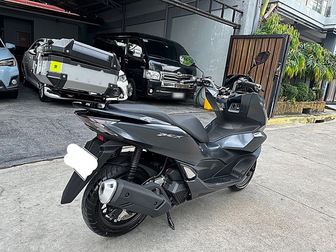 2022 Honda PCX Top box, Motorbikes, Motorbikes for Sale on Carousell