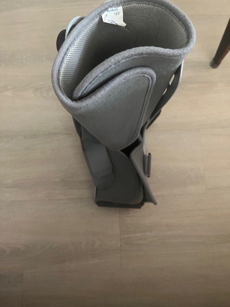 Aircast Boot - Medium (Negotiable), Health & Nutrition, Braces, Support ...