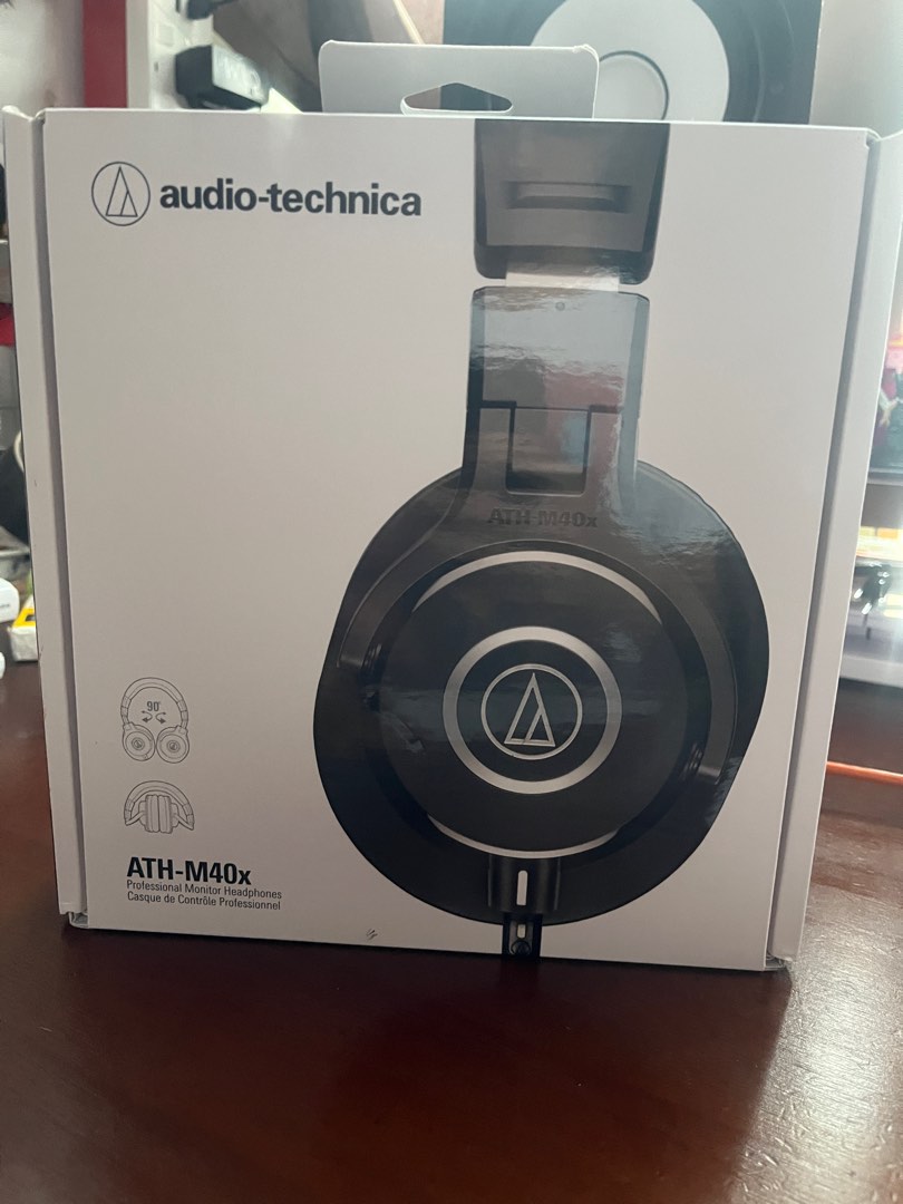 Audio Technica ATH-M40x headphone monitor, 音響器材, 頭戴式/罩耳式耳機 - Carousell