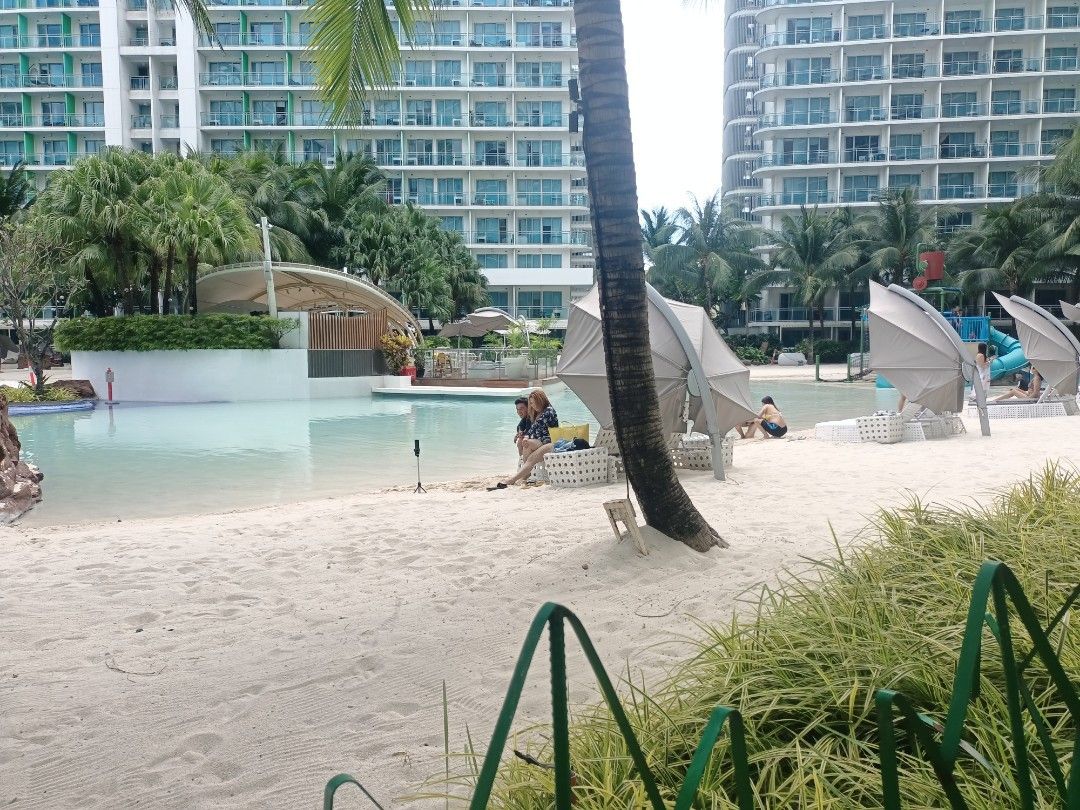 Azure Urban Resort Residence Rio East Tower Bank Foreclosed Condo Unit ...