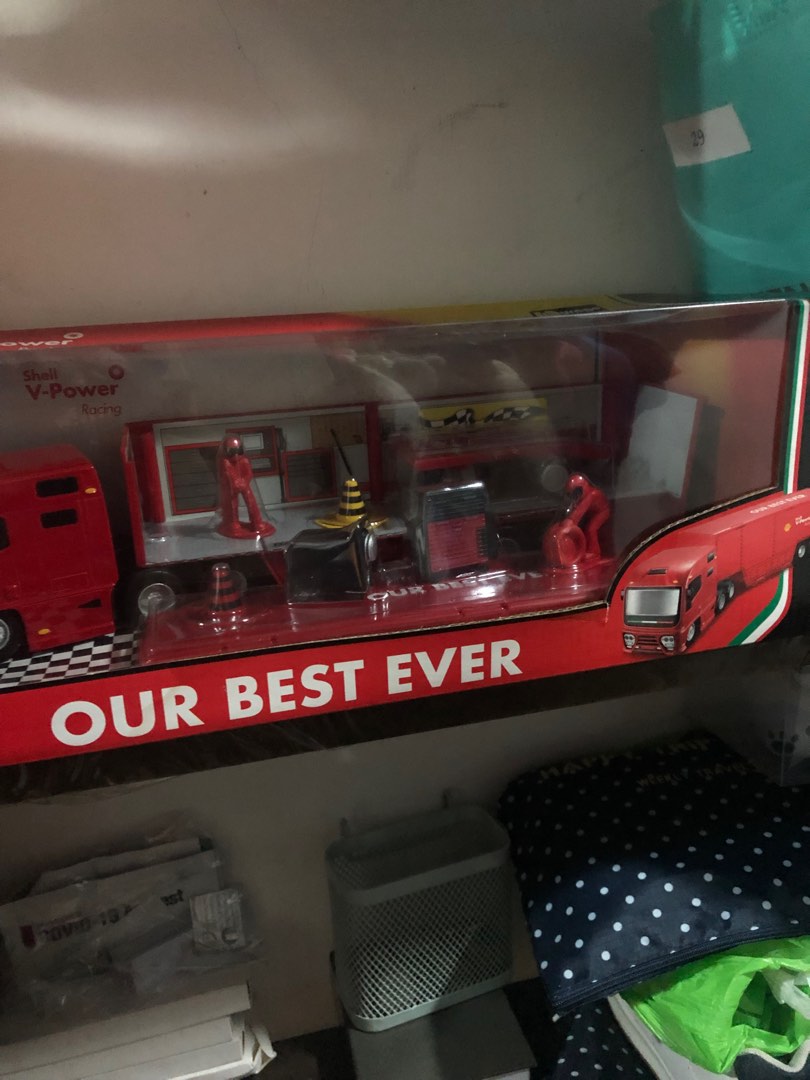 Bburago Shell V-Power Collectibles 1/40, Hobbies & Toys, Memorabilia ...