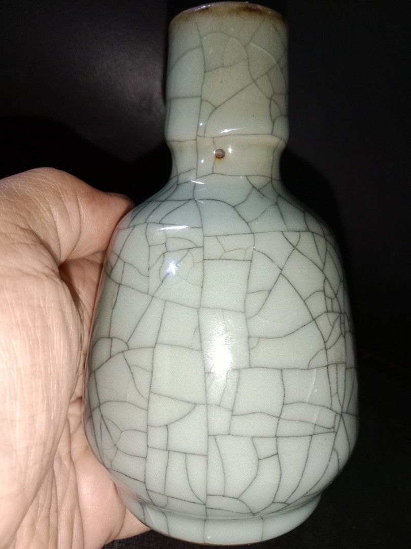 Botol keramik kuno guan yao, Antik, Lainnya di Carousell