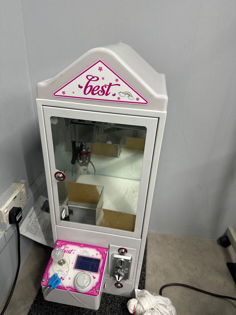 table top claw machine, Hobbies & Toys, Toys & Games on Carousell
