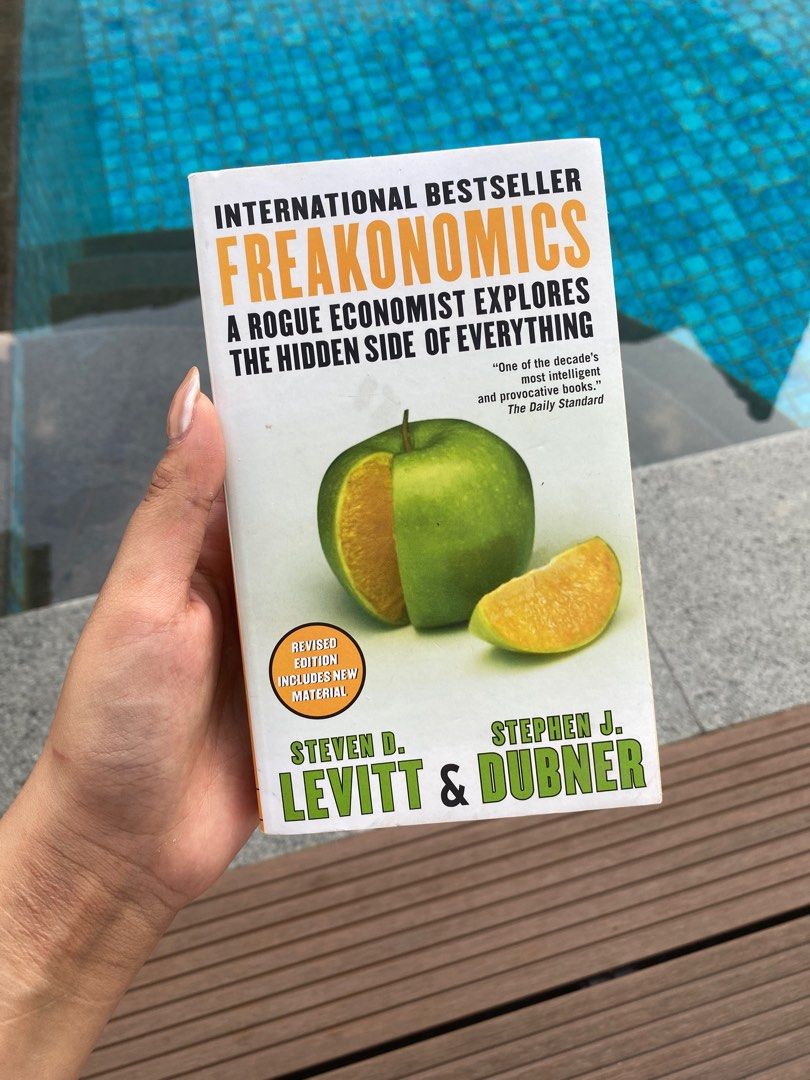 Buku Freakonomics Steve D. Levitt, Buku & Alat Tulis, Buku di Carousell