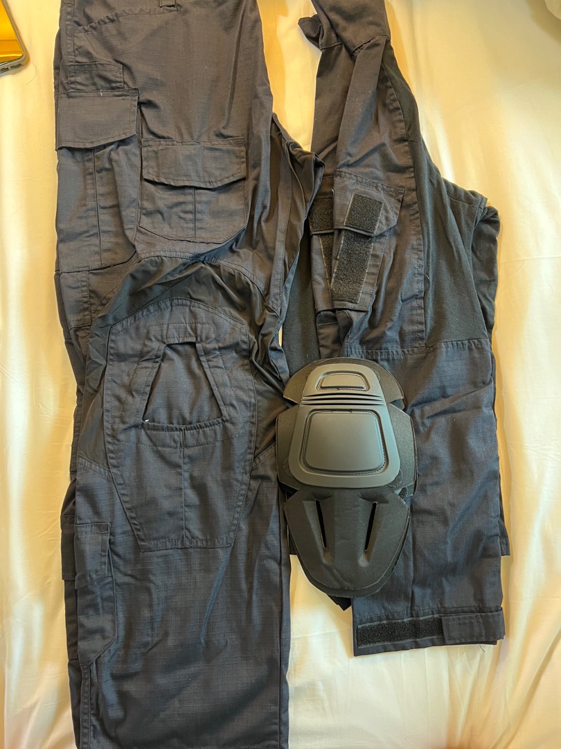 CRyE GEN 3 combat shirt and pants navy blue, 運動產品, 其他運動配件 - Carousell