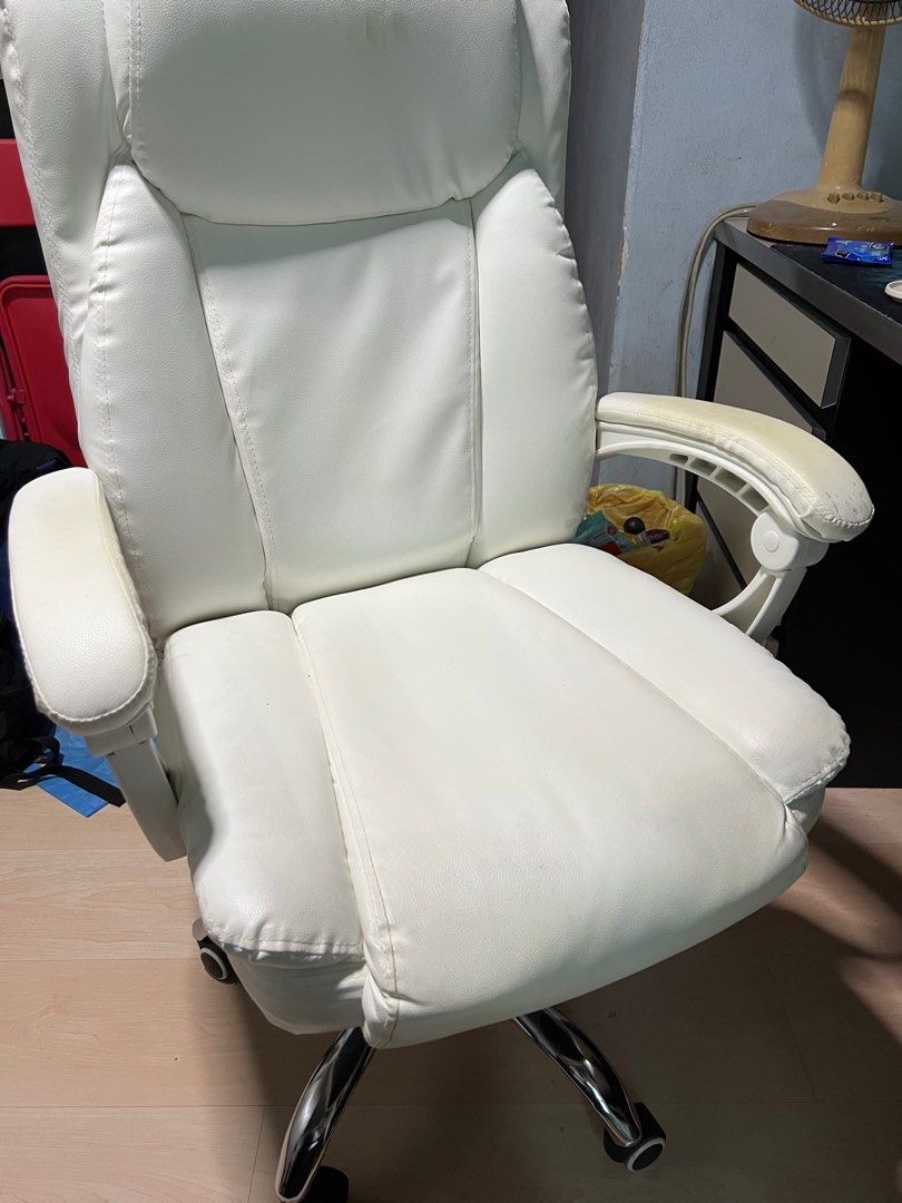 Dell 24 inch monitor and chair, Computers & Tech, Parts & Accessories ...