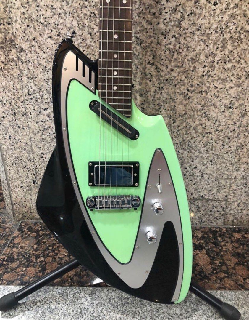 Eastwood Backlund 100 Black/Green Electric Guitar, Hobbies & Toys ...