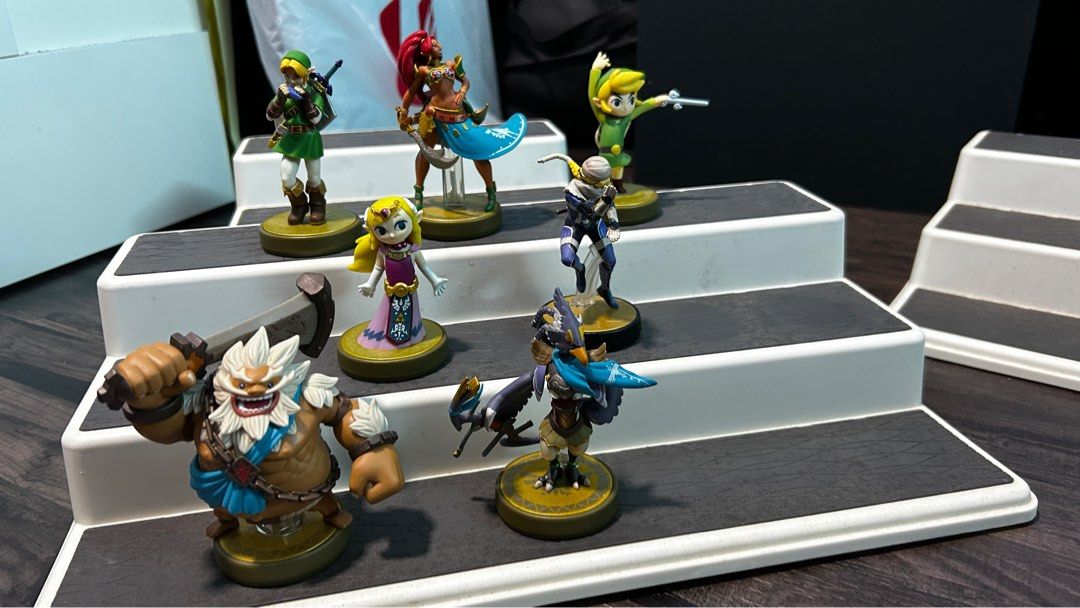 Figurine Stands (for Amiibo / Disney Infinity), Video Gaming, Gaming ...