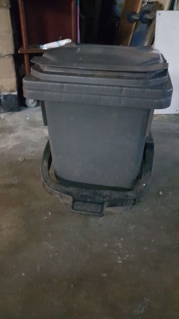 Footstep bin $10, Furniture & Home Living, Cleaning & Homecare Supplies ...