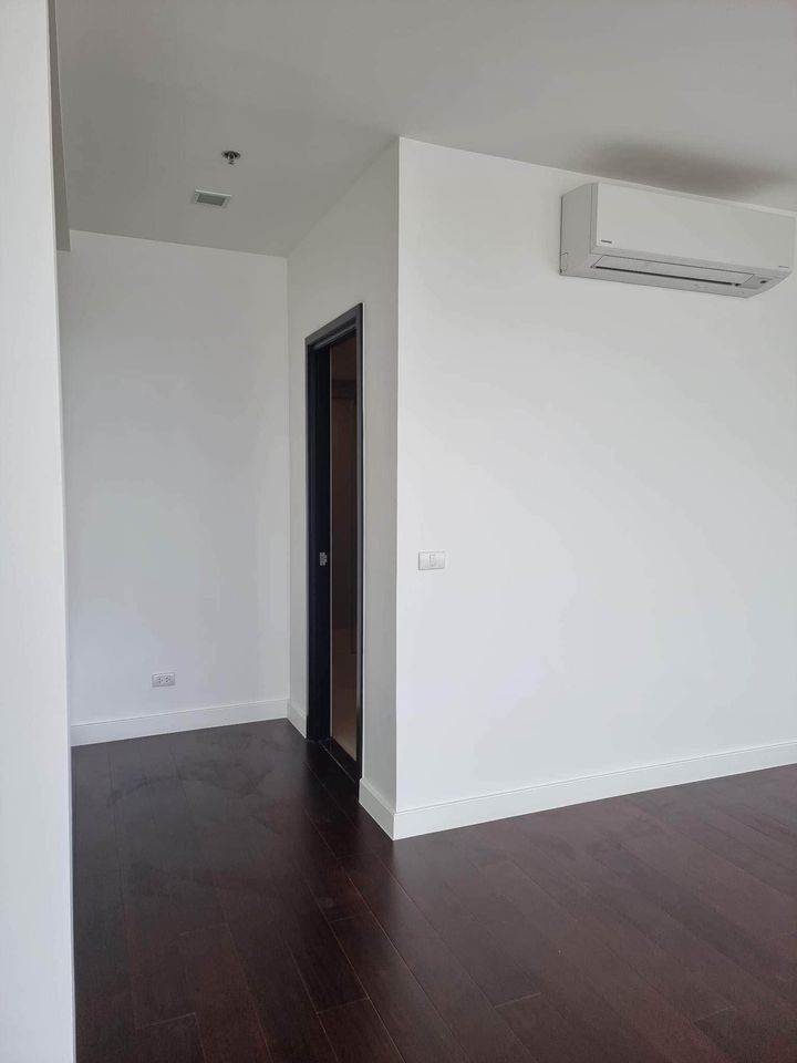 For Sale: Bedroom East Gallery Place in BGC British School Manila ...