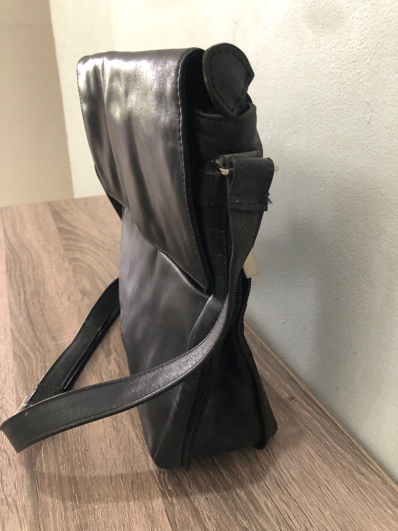 HICKOK MEN’S SLING BAG on Carousell