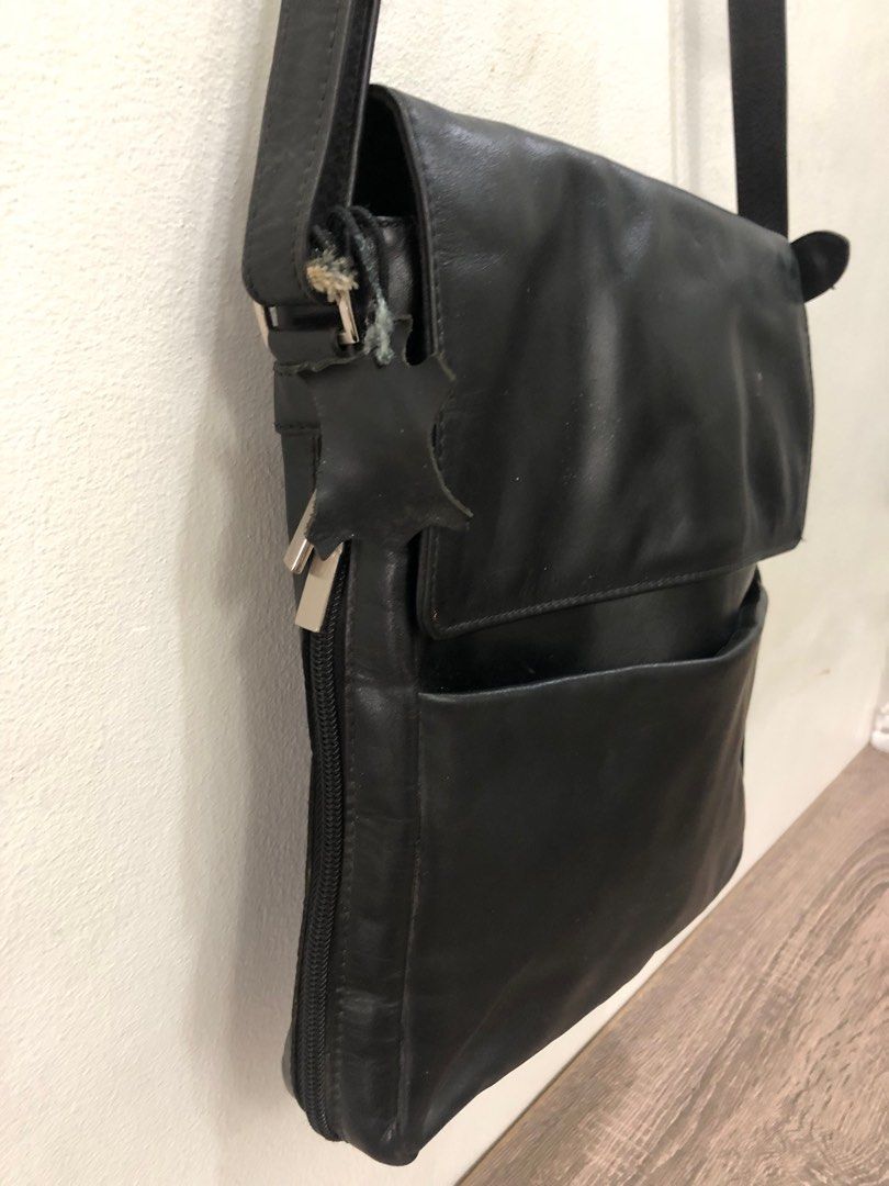 HICKOK MEN’S SLING BAG on Carousell