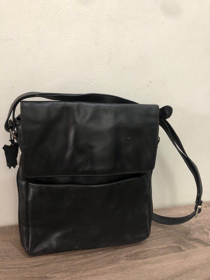 HICKOK MEN’S SLING BAG on Carousell