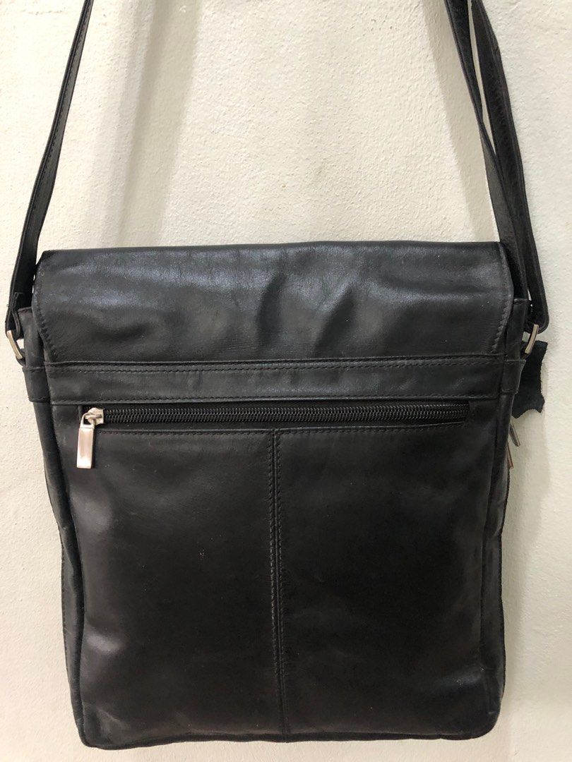 HICKOK MEN’S SLING BAG on Carousell