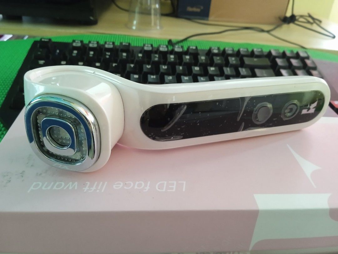Kderma LED Facelift Wand on Carousell