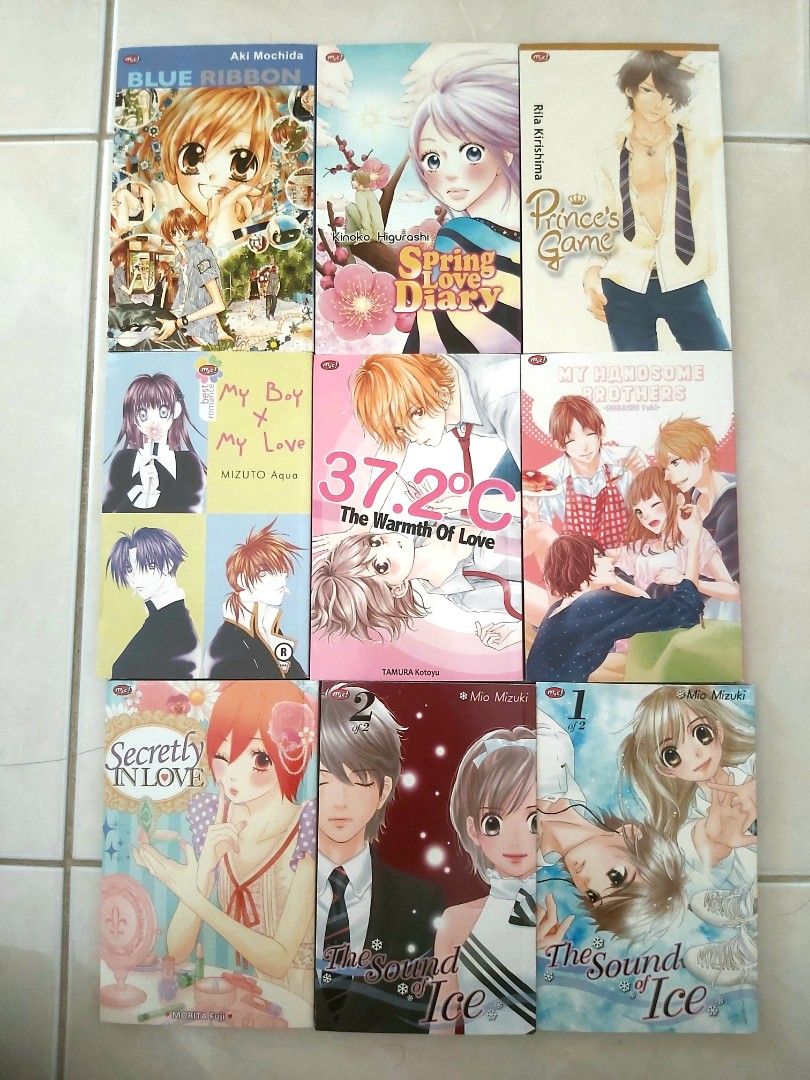 Komik Serial Cantik m&c, Buku & Alat Tulis, Komik dan Manga di Carousell