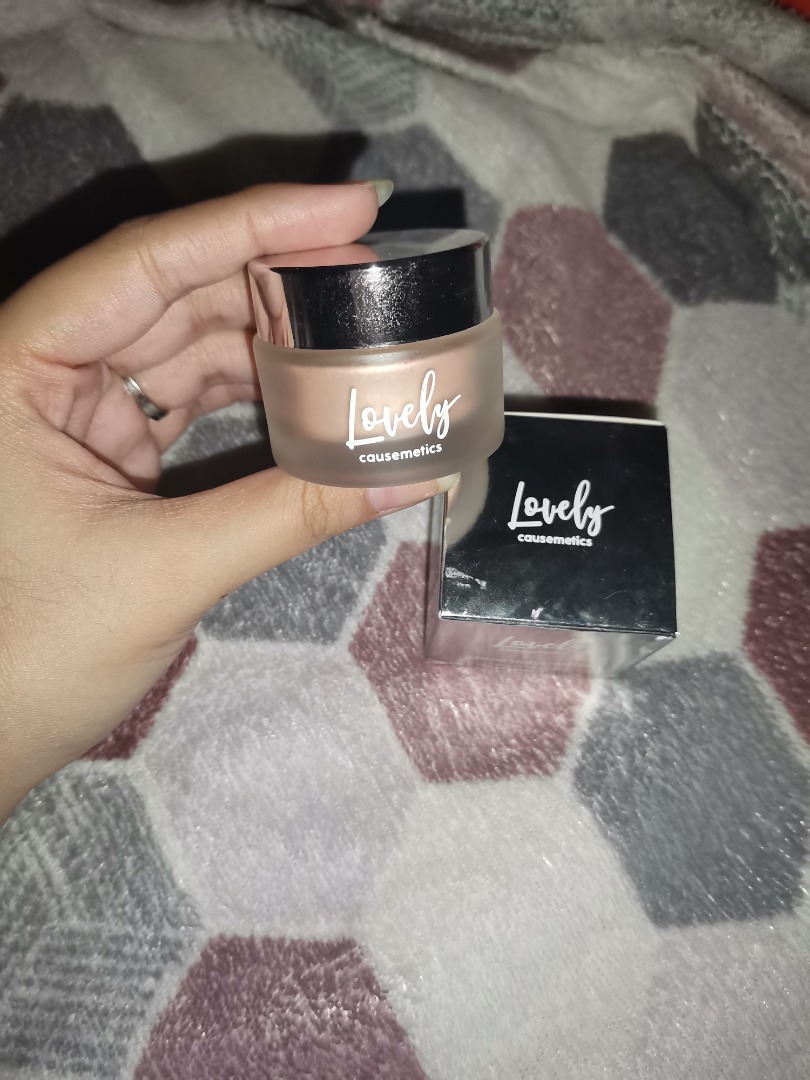 Lovely Causemetics Highlighter in the shade Radiate, Beauty & Personal ...