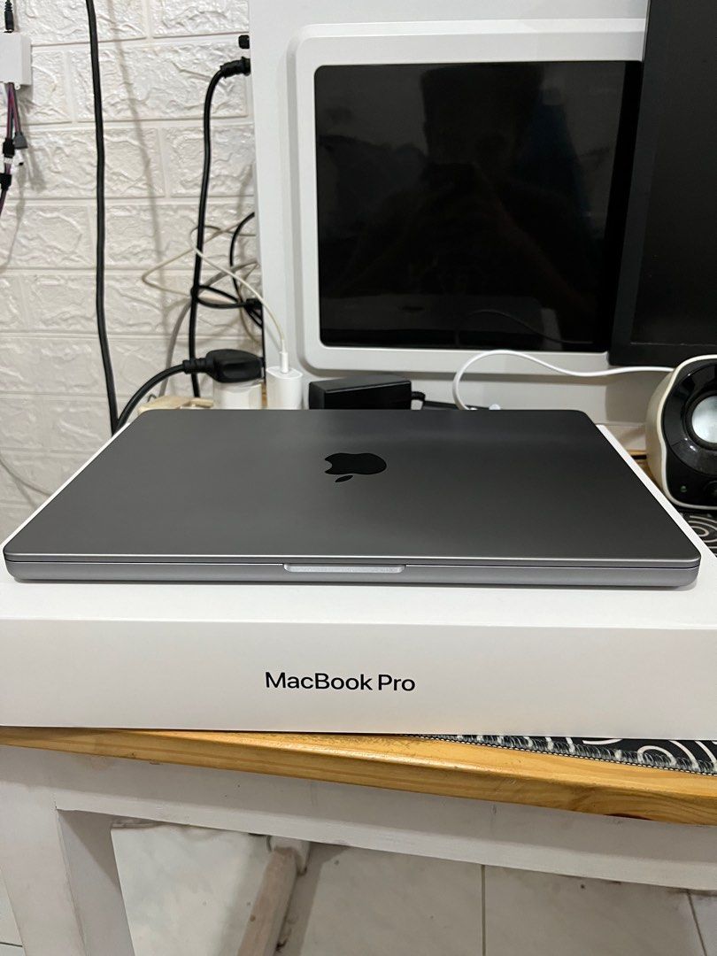 Macbook Pro M1 Pro 14 inch Garansi ON 2024 on Carousell