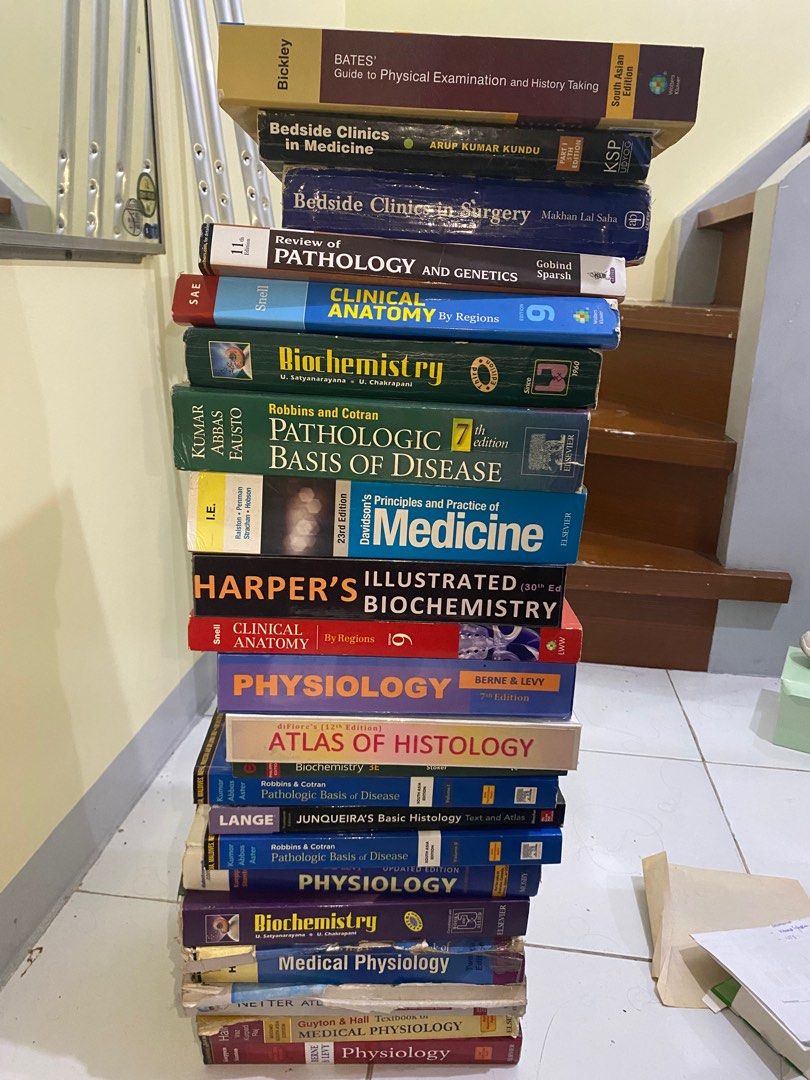Medical books on Carousell