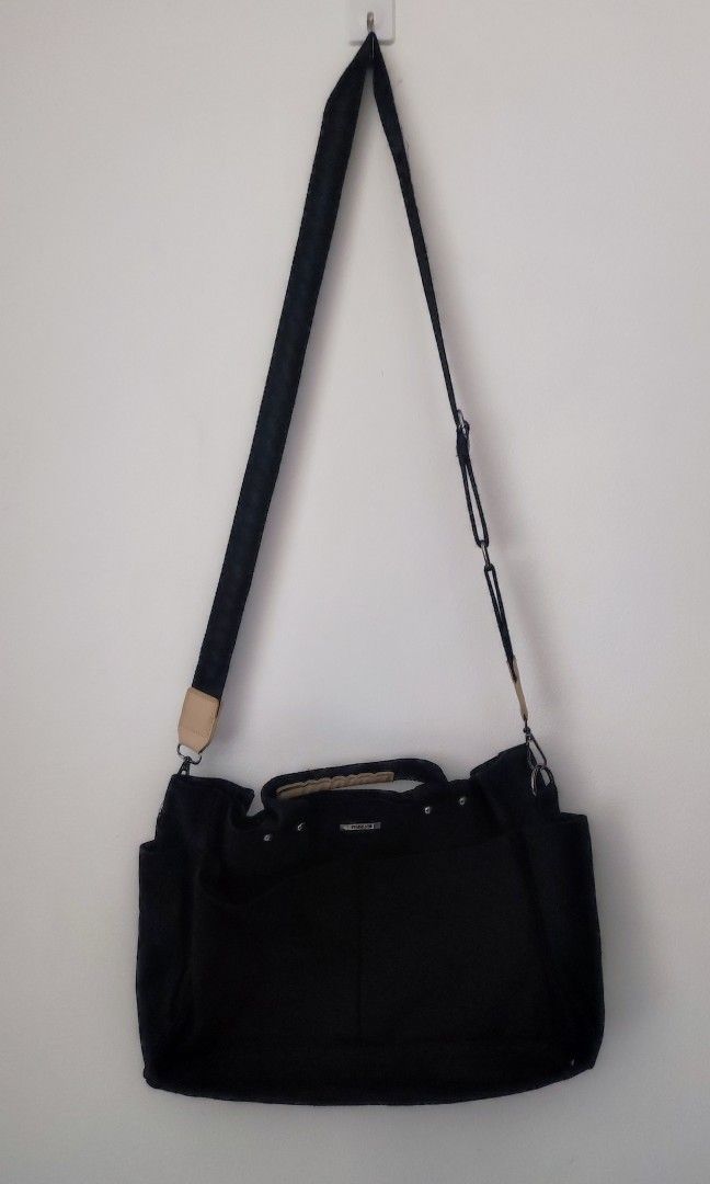 MIZZUE Messengers Bag, Women's Fashion, Bags & Wallets, Shoulder Bags ...