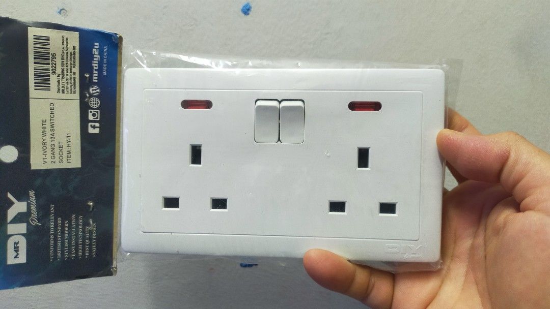 Mr diy kombo wallplug with light, TV & Home Appliances, Electrical ...