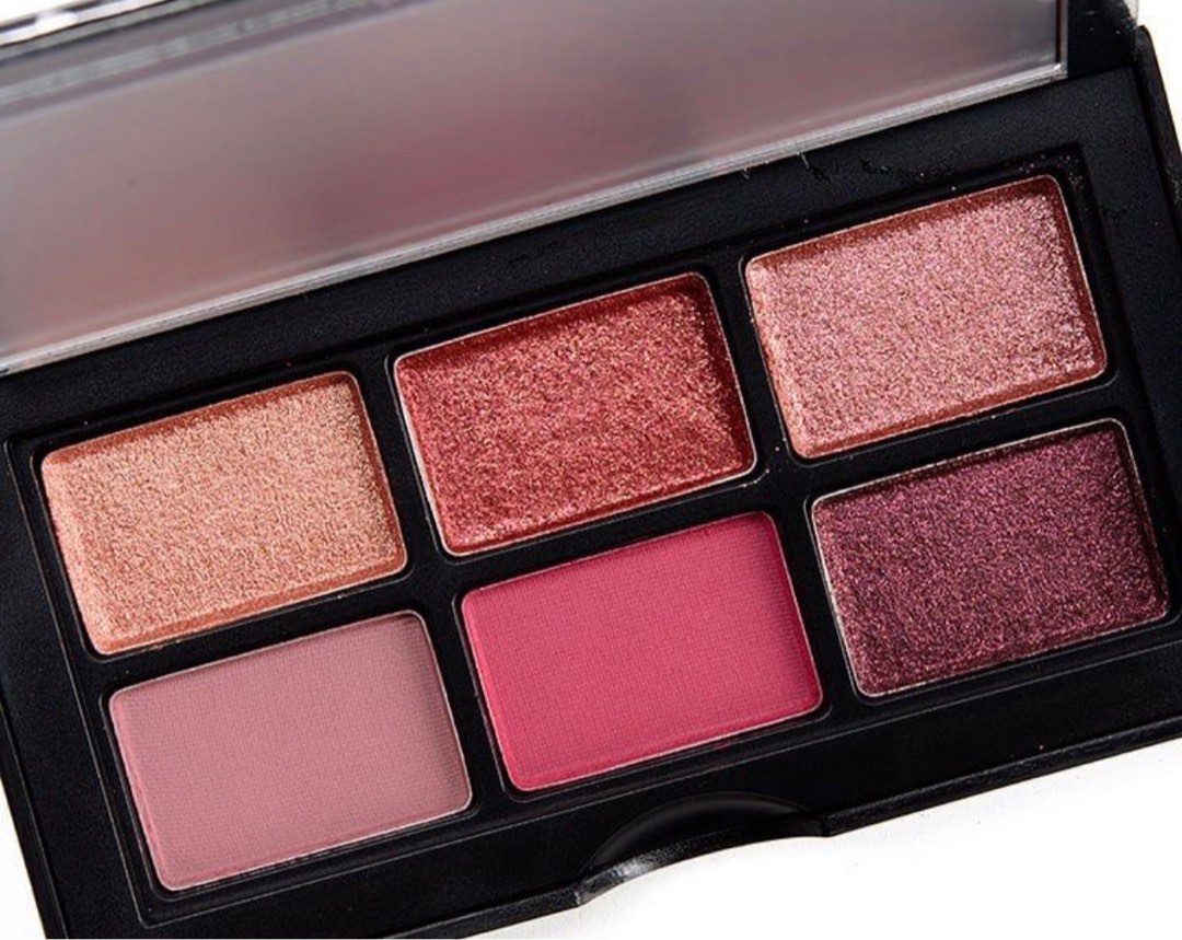 Nars unwrapped mini eyeshadow Palette in Dolce Vita, Beauty & Personal ...