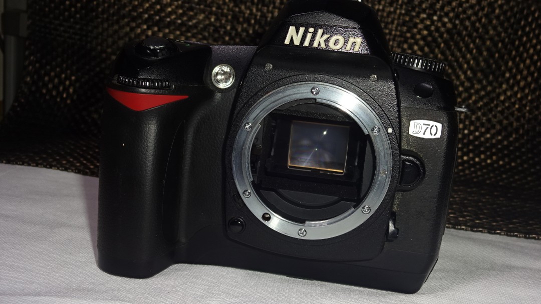 nikon D70 DSLR camera body only, Photography, Cameras on Carousell