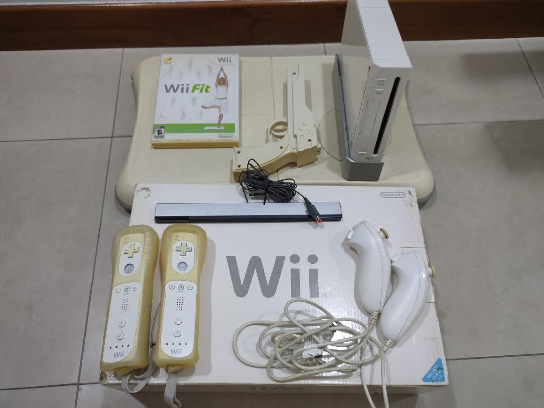 Nintendo Wii Console, Video Gaming, Video Game Consoles, Nintendo on ...