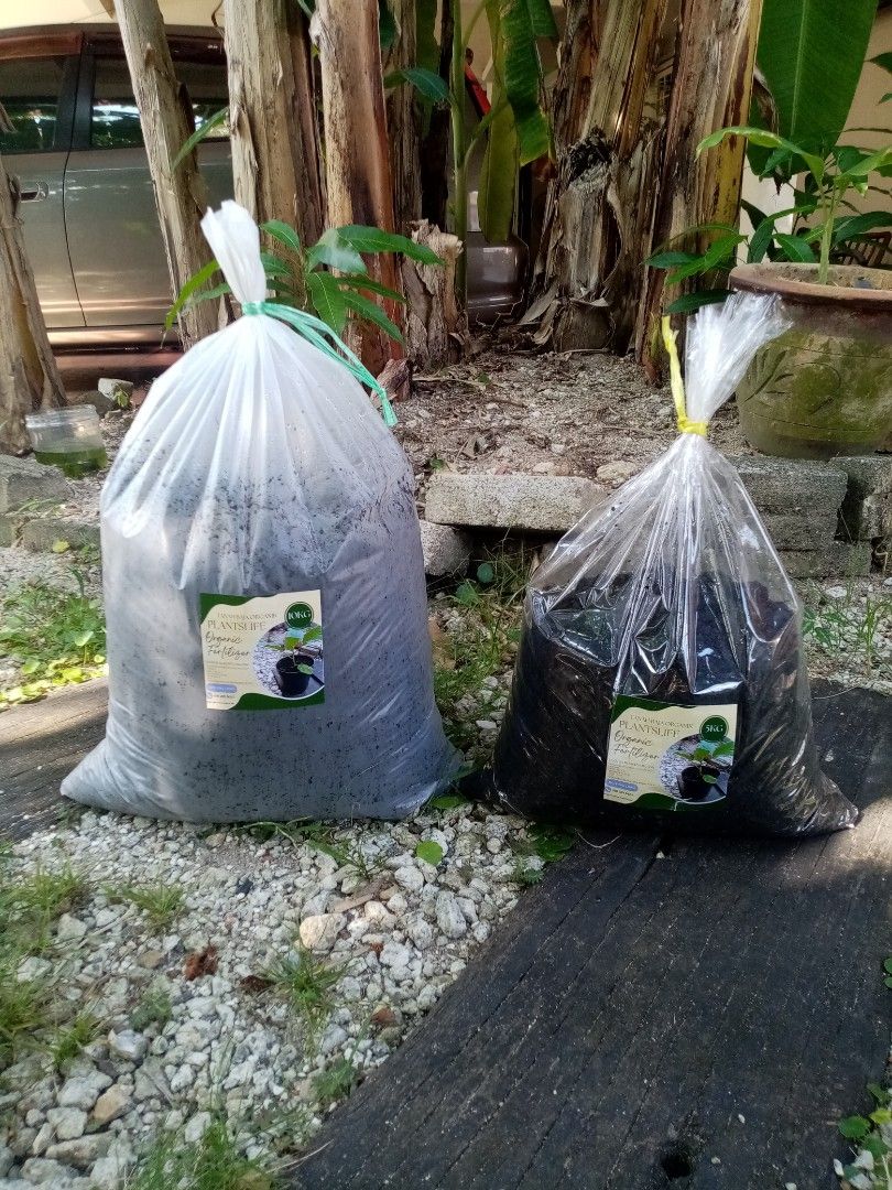 Plantslife 10kg Tanah Baja Organik, Furniture & Home Living, Gardening ...