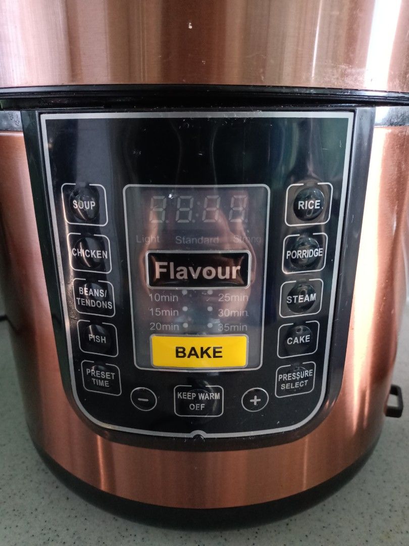 Russell Taylors Pressure Cooker, TV & Home Appliances, Kitchen ...