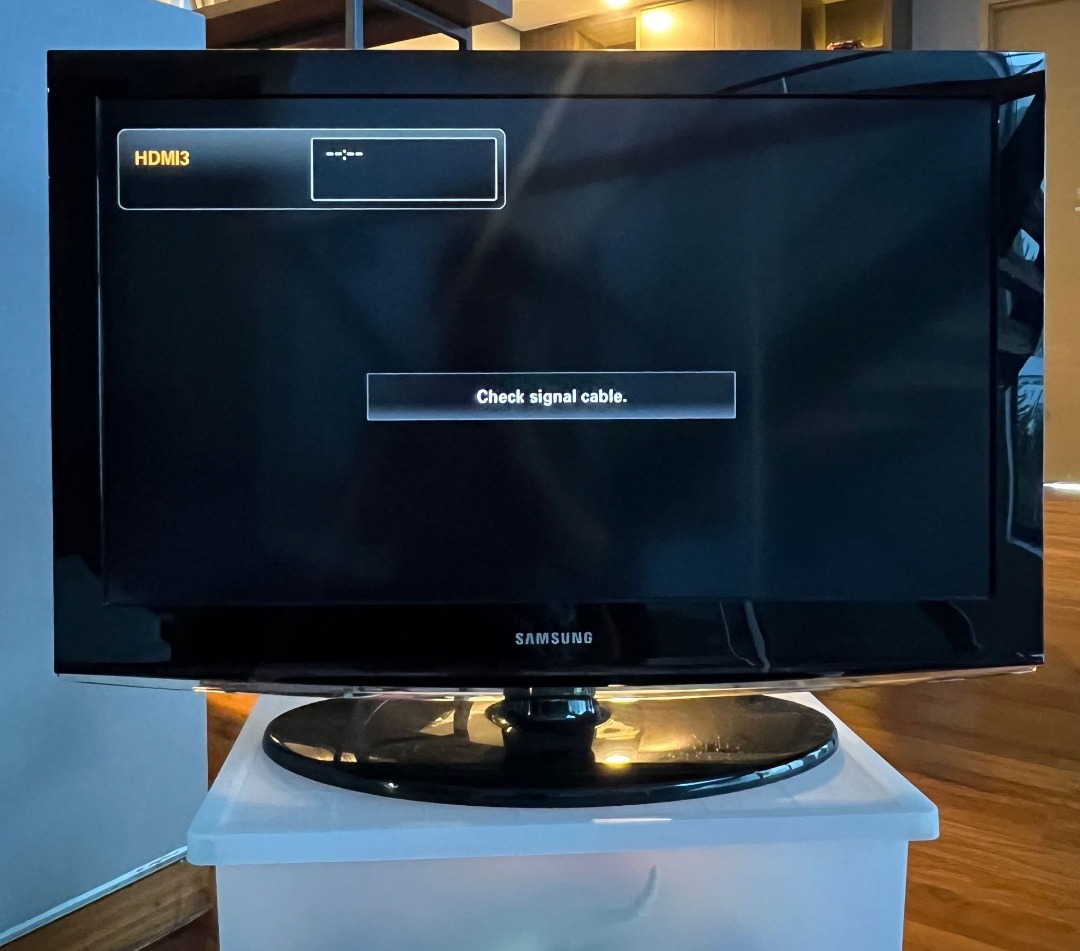 SAMSUNG 32" TV (MODEL LA32C450E1M), TV & Home Appliances, TV ...