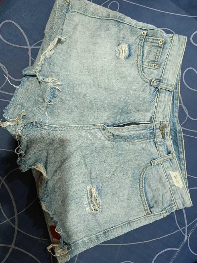 Sexy Maong Short, Women's Fashion, Bottoms, Shorts on Carousell