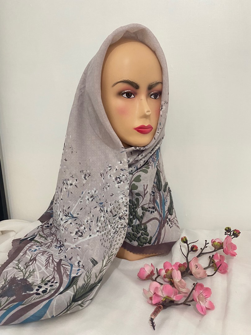 Simple hijab, Women's Fashion, Muslimah Fashion, Hijabs on Carousell