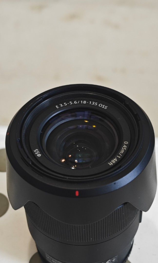 Sony 18-135 mm E mount, Photography, Lens & Kits on Carousell
