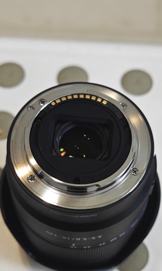 Sony 18-135 mm E mount, Photography, Lens & Kits on Carousell