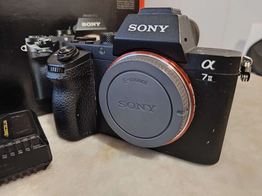 Sony A7ii (w/ box, 2 batteries and nitecore charger), Photography ...