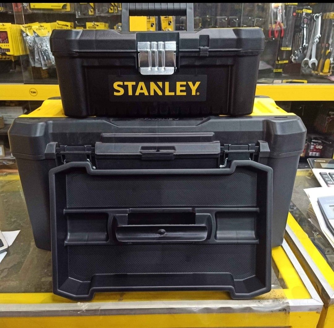 Stanley Essential Series Tool Box 19“ with free 12.5“ 75-772, Furniture ...