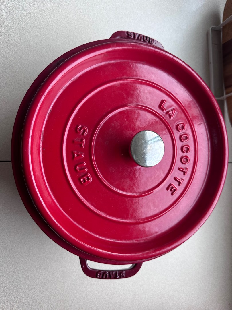 Staub iron cast pot 26cm, Furniture & Home Living, Kitchenware ...