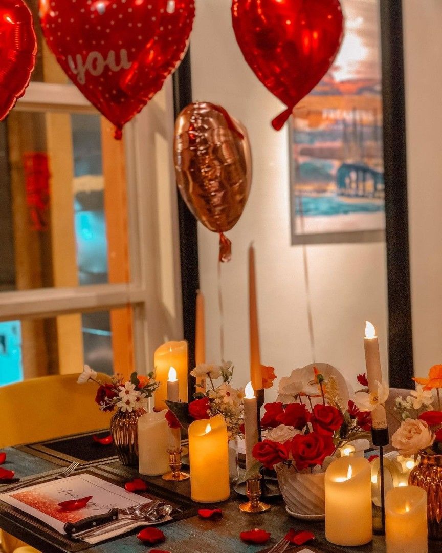 Table deco setup surprise birthday anniversary, Hobbies & Toys ...