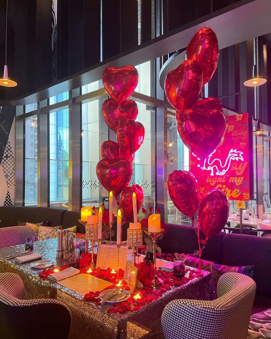 Table deco setup surprise birthday anniversary helium, Hobbies & Toys ...