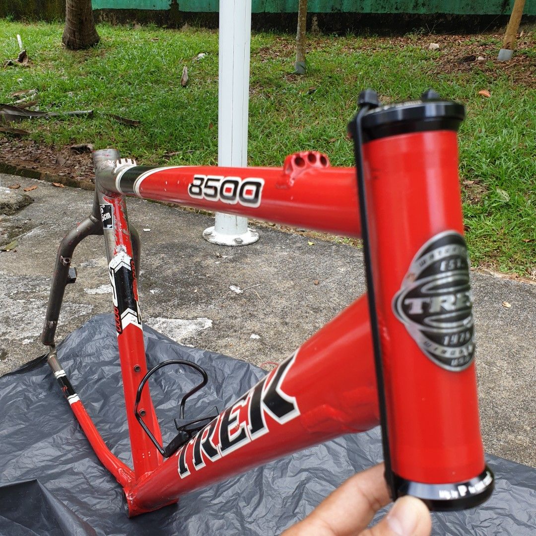 TREK 8500 made in USA can use V break& Disc break, Announcements on Carousell