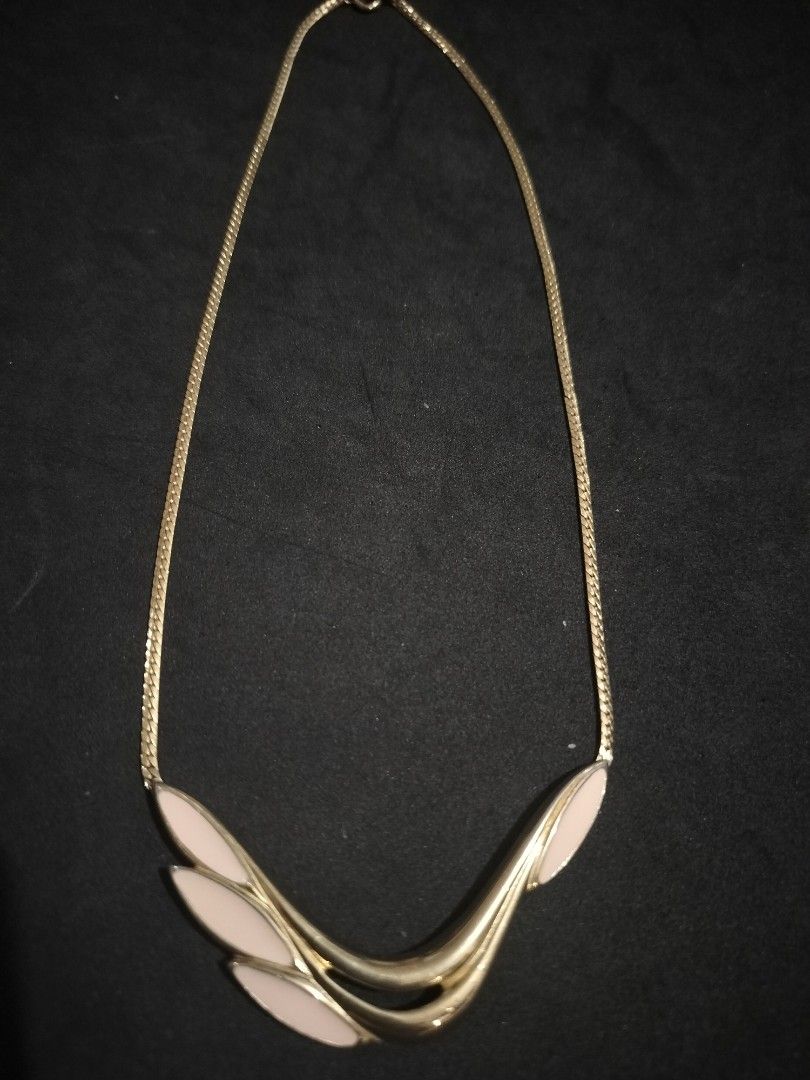 Trifari Necklace, Women's Fashion, Jewelry & Organizers, Necklaces on ...